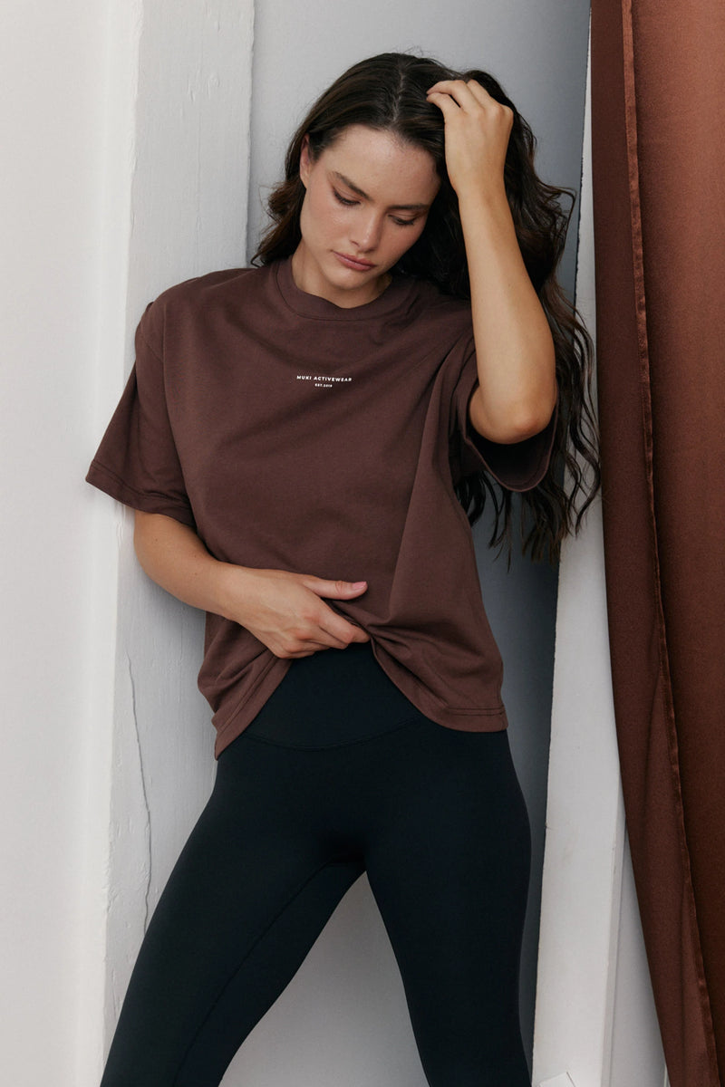 Women's Heavy Oversized Tee in Chocolate - MUKI