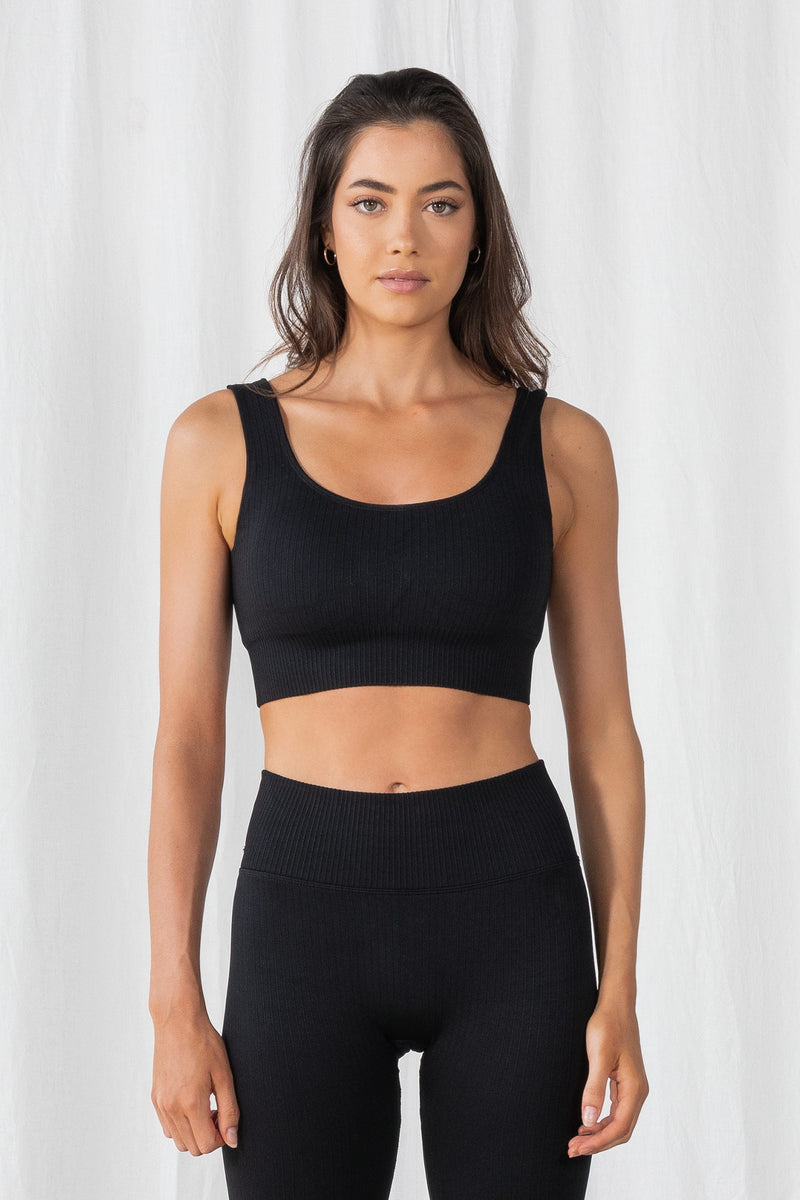 Seamless Ribbed Sports Bra in Graphite Black – MUKI